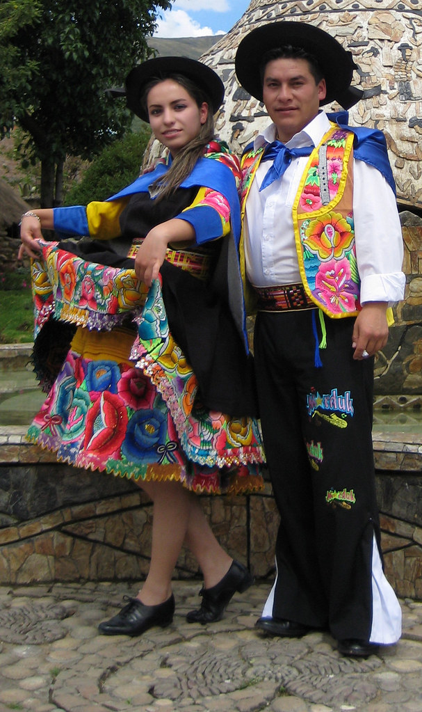 Tradicionals Clothes in Peru | Pervaleo